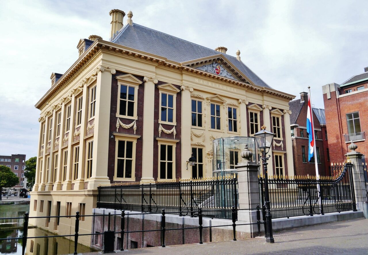 Mauritshuis Museum - Wherevart